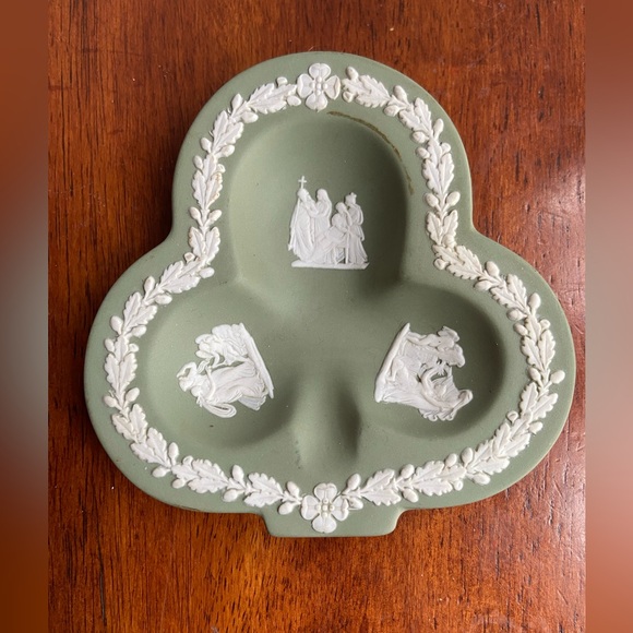 Wedgwood | Accents | Wedgwood Green Jasperware Shamrockclover Shaped ...